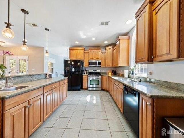 house with 5 bedroom, Howell NJ ES104409237