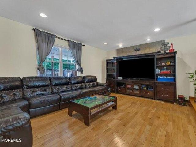 house with 5 bedroom, Howell NJ ES105122925