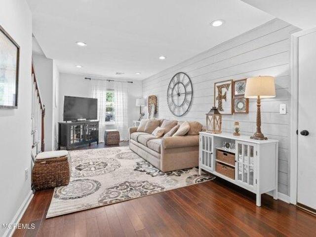 house with 5 bedroom, Howell NJ ES105293575