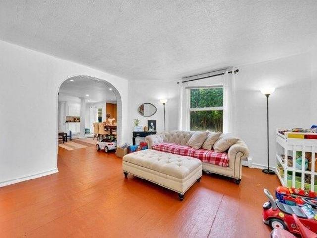 house with 5 bedroom, Hudson MA ES103437176