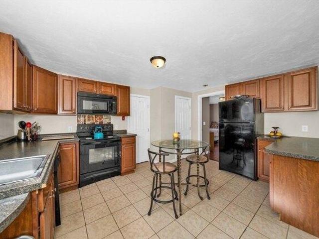 house with 5 bedroom, Hudson MA ES103710071