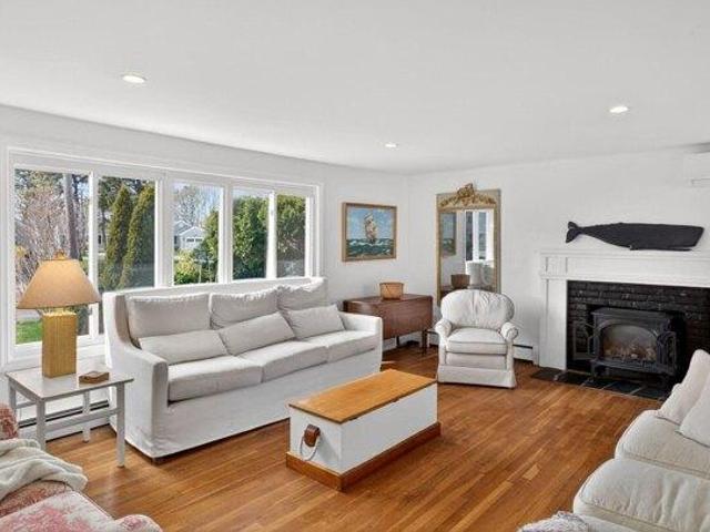 house with 5 bedroom, Hyannis MA DS103588572