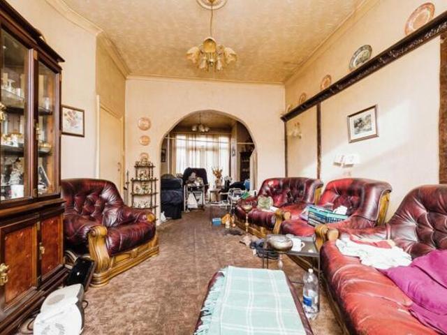 House With 5 Bedroom Ilford Greater London DS88416605