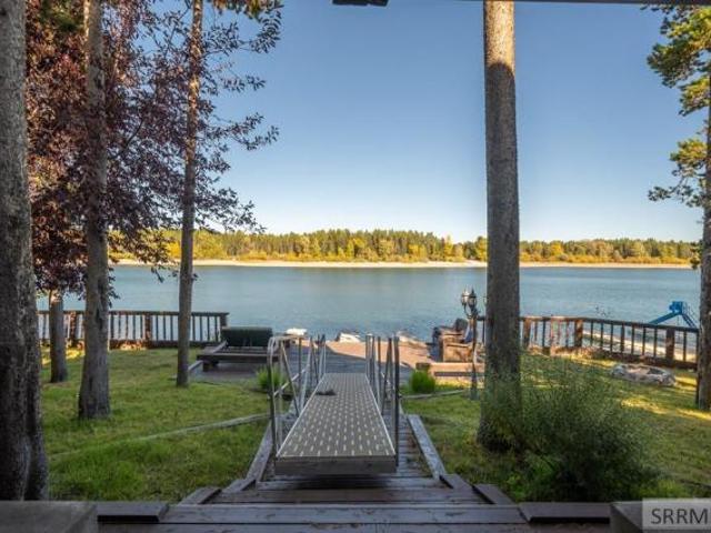 house with 5 bedroom, Island Park ID ES84122254