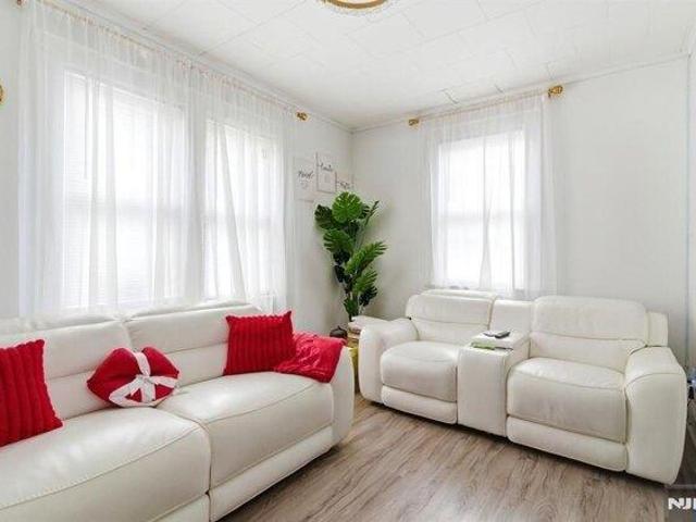house with 5 bedroom, Irvington NJ DLS102727200