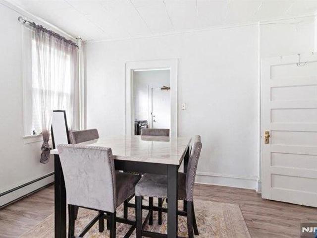 house with 5 bedroom, Irvington NJ ES104478585