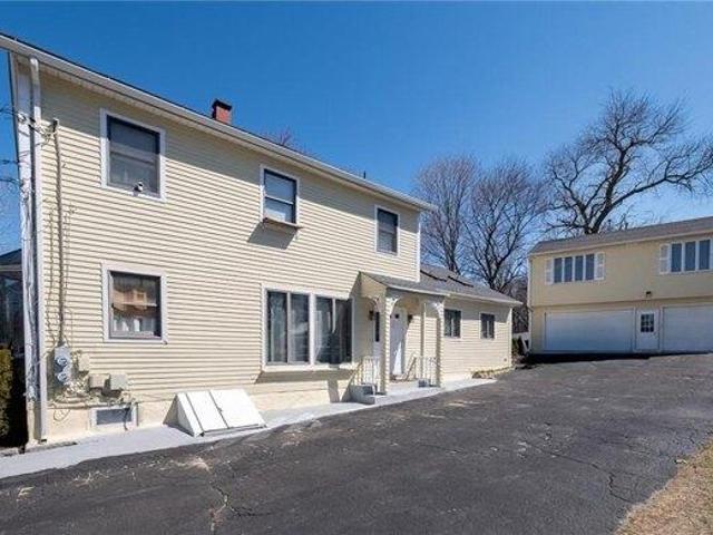 house with 5 bedroom, Johnston RI DLS102279182