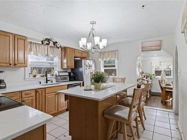 house with 5 bedroom, Johnston RI DLS103016300