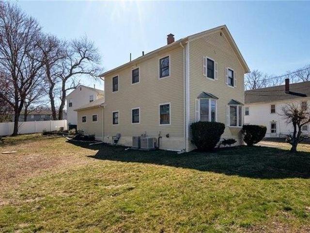 house with 5 bedroom, Johnston RI ES103663670