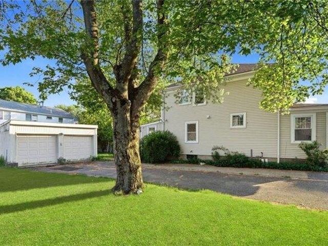 house with 5 bedroom, Johnston RI ES103928431