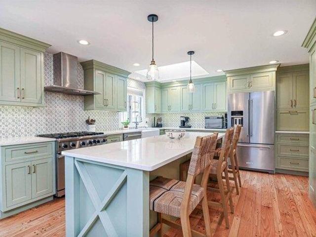 house with 5 bedroom, Kennebunk ME DLS103097651