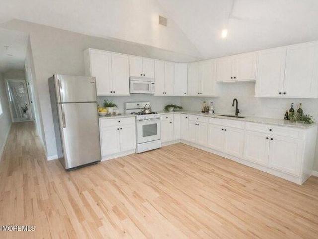 house with 5 bedroom, Keansburg NJ DLS102283823