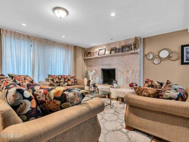 house with 5 bedroom, Keansburg NJ ES104408820
