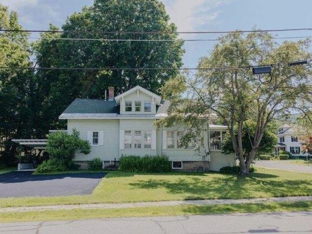 house with 5 bedroom, Keene NH DS104237435