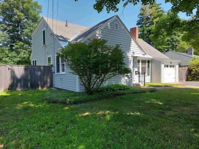 house with 5 bedroom, Keene NH ES104649629