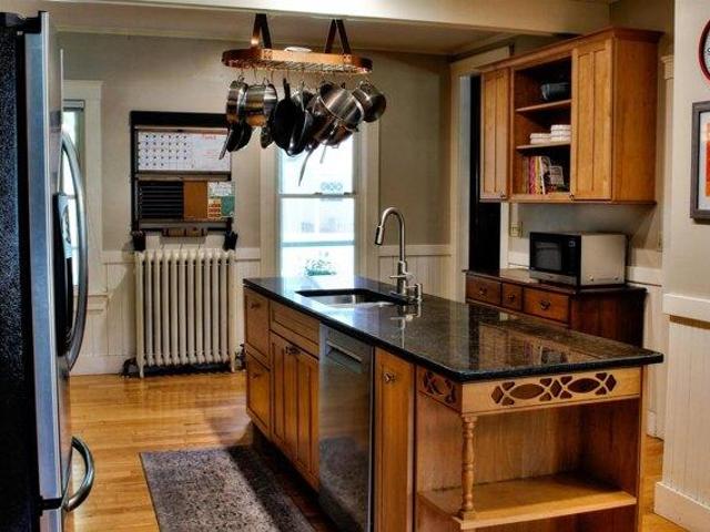 house with 5 bedroom, Keene NH ES104852061