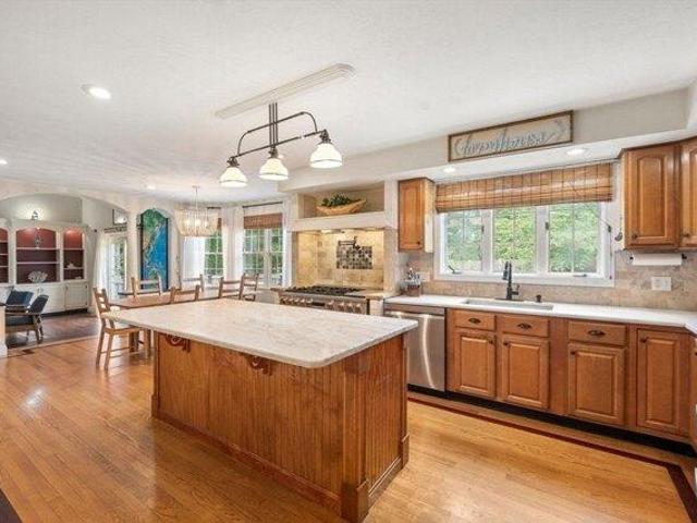 house with 5 bedroom, Kingston MA DS104079316