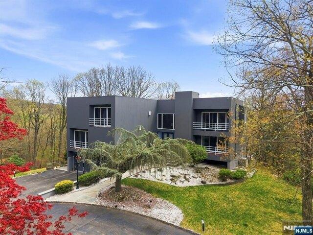house with 5 bedroom, Kinnelon NJ DS102560544