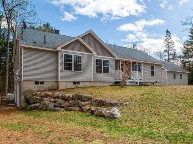 house with 5 bedroom, Lamoine ME DLS103070052