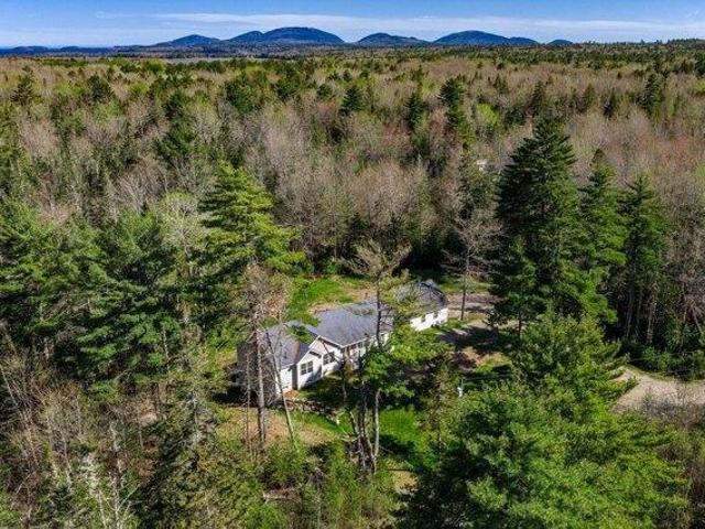 house with 5 bedroom, Lamoine ME DS102726460