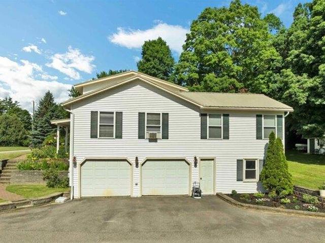 house with 5 bedroom, Laconia NH ES104567728