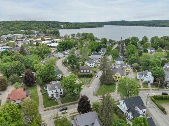 house with 5 bedroom, Laconia NH ES103664503