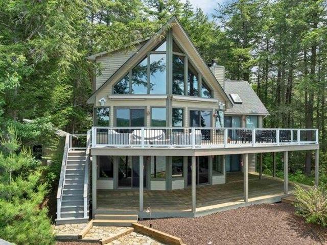 house with 5 bedroom, Laconia NH ES103849187