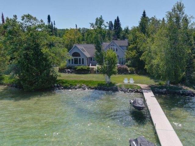 house with 5 bedroom, Lake Leelanau MI DS93196886