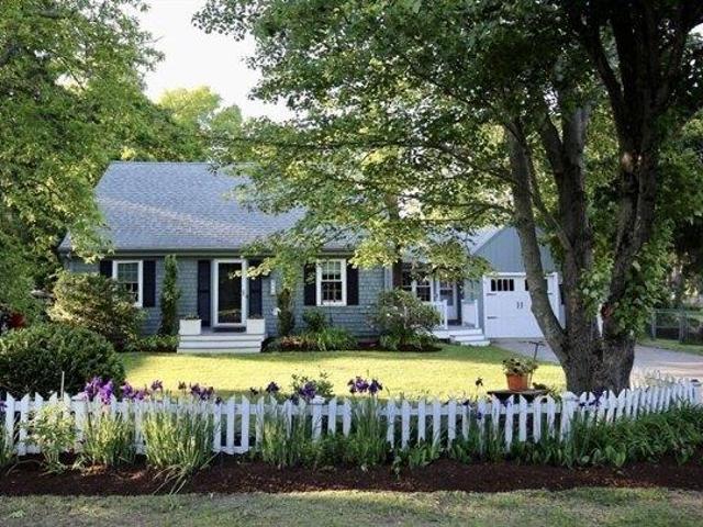 house with 5 bedroom, Lakeville MA ES104539567
