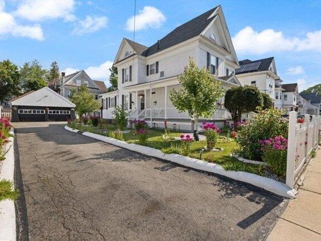 house with 5 bedroom, Lawrence MA ES105144089
