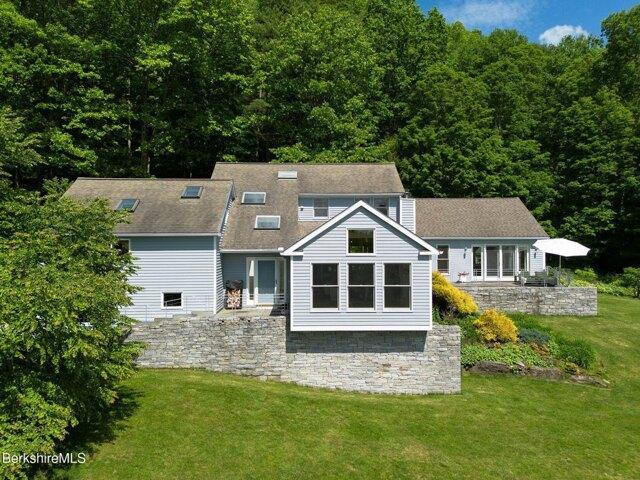 house with 5 bedroom, Lenox MA ES103432347