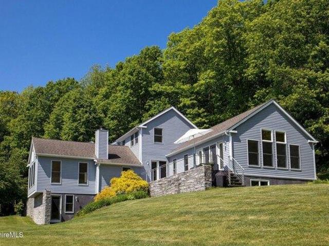 house with 5 bedroom, Lenox MA ES104043274