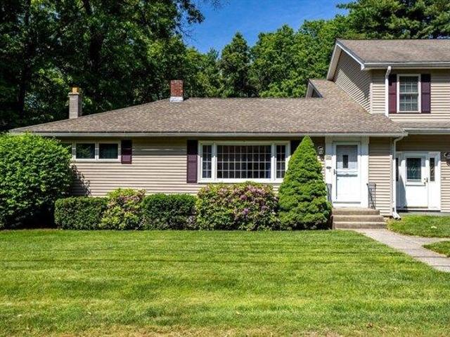 house with 5 bedroom, Leominster MA ES104331143