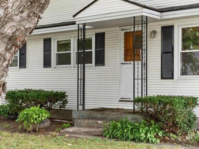 house with 5 bedroom, Leominster MA ES104832258
