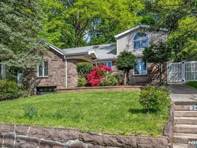 house with 5 bedroom, Leonia NJ DLS102776099