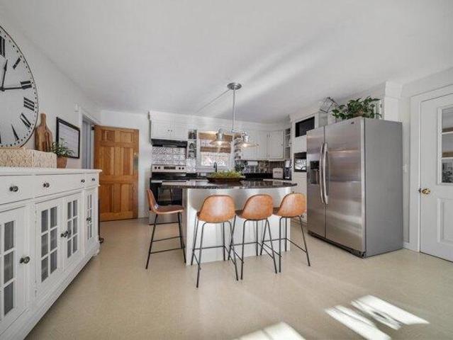 house with 5 bedroom, Lebanon NH ES105109630
