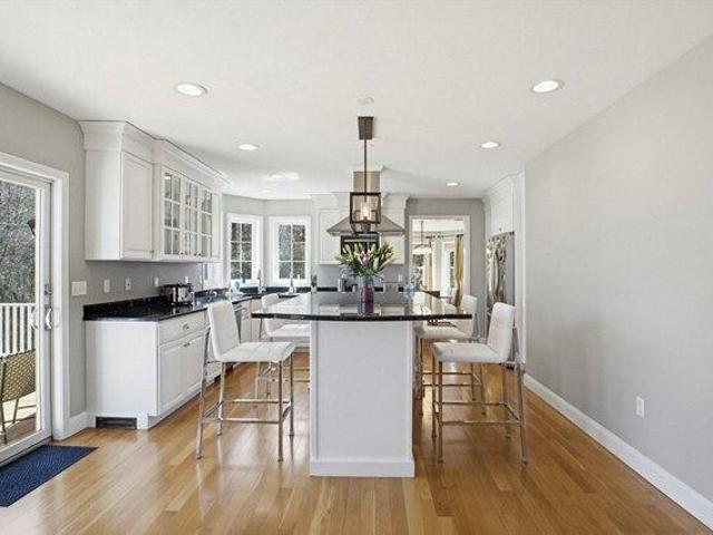 house with 5 bedroom, Leicester MA ES103249358