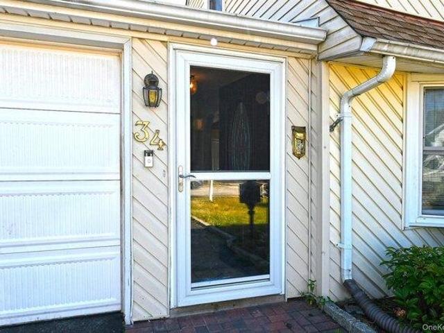house with 5 bedroom, Levittown NY ES103603762