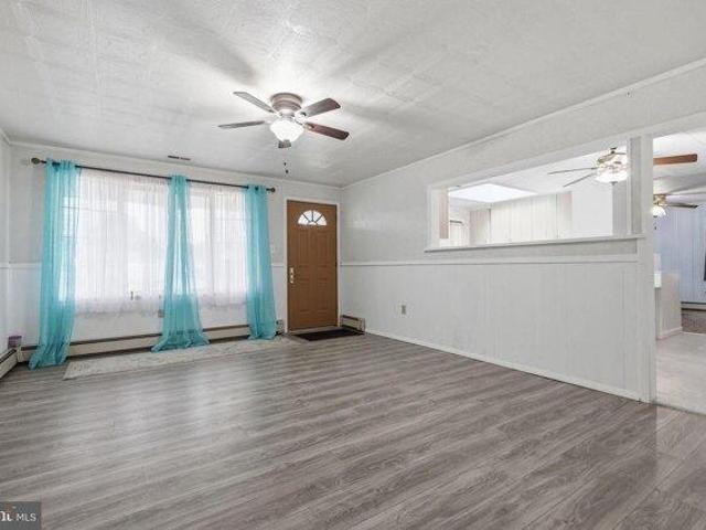 house with 5 bedroom, Levittown PA ES103623486