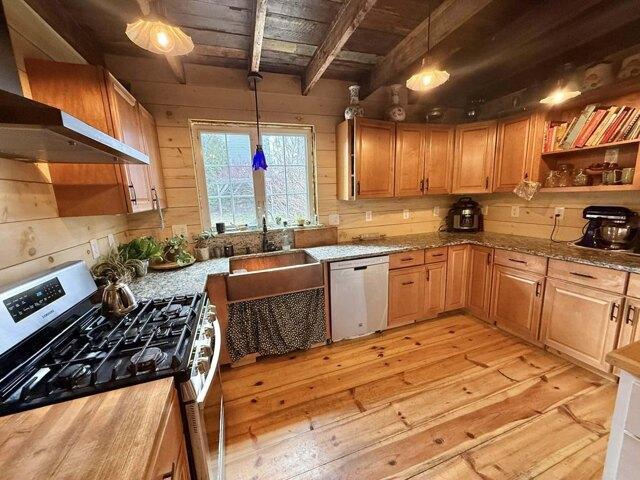 house with 5 bedroom, Lewiston ME DLS101705103
