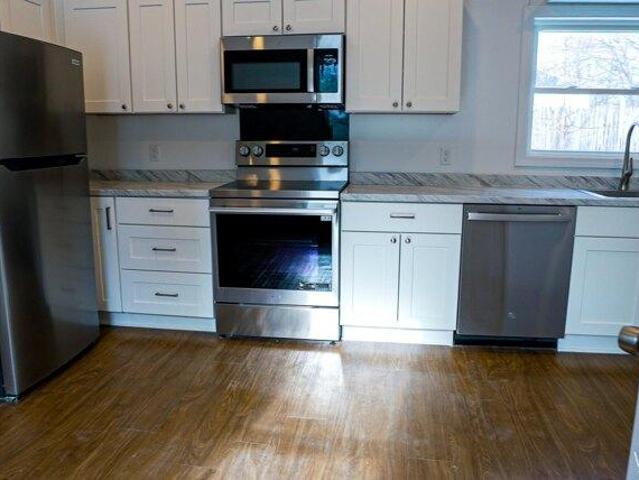 house with 5 bedroom, Lewiston ME ES105114913