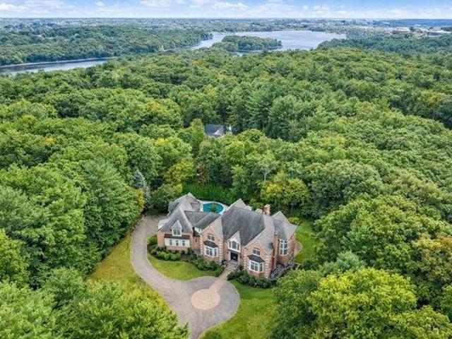 house with 5 bedroom, Lincoln MA DLS102445890