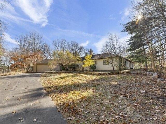 house with 5 bedroom, Lincoln MA DLS102723811