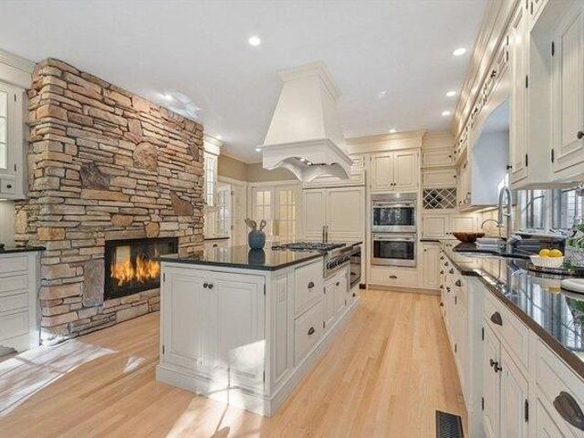house with 5 bedroom, Lincoln MA ES103037859