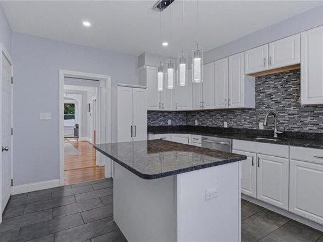 house with 5 bedroom, Lincoln RI DS104190193