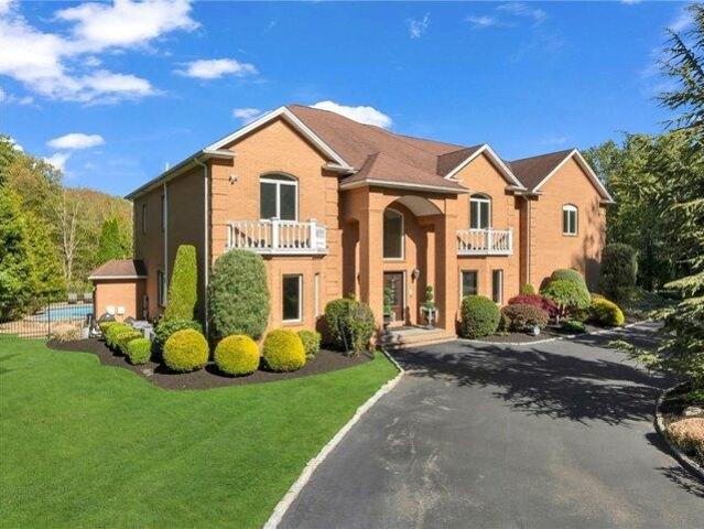 house with 5 bedroom, Lincoln RI ES104789625