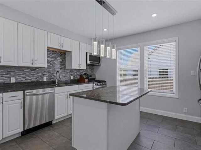 house with 5 bedroom, Lincoln RI ES104807584
