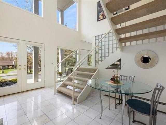 house with 5 bedroom, Lincoln RI ES105116384