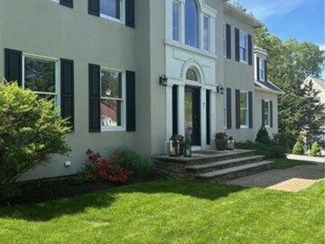 house with 5 bedroom, Lincoln RI ES103035852