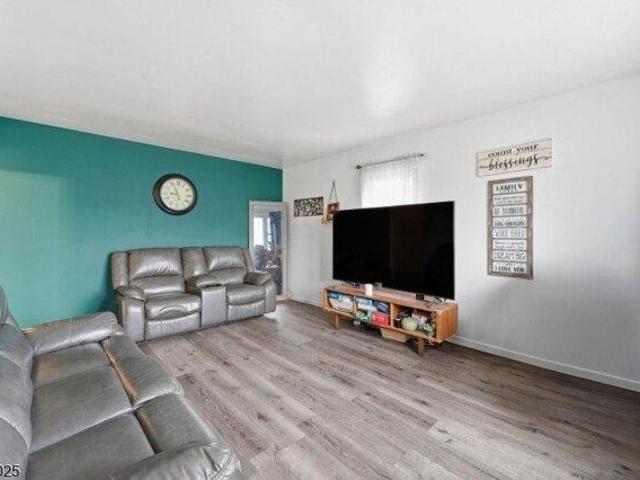 house with 5 bedroom, Linden NJ ES104234528